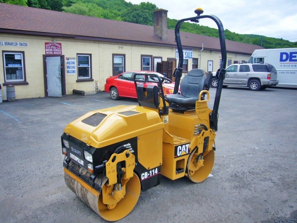 2007 Caterpillar CB114 Vibratory Roller for sale by Arthur Trovei ...