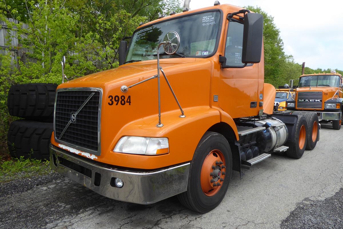 2015 Volvo VNM64T200 Tandem Axle Day Cab Tractor for sale by Arthur ...